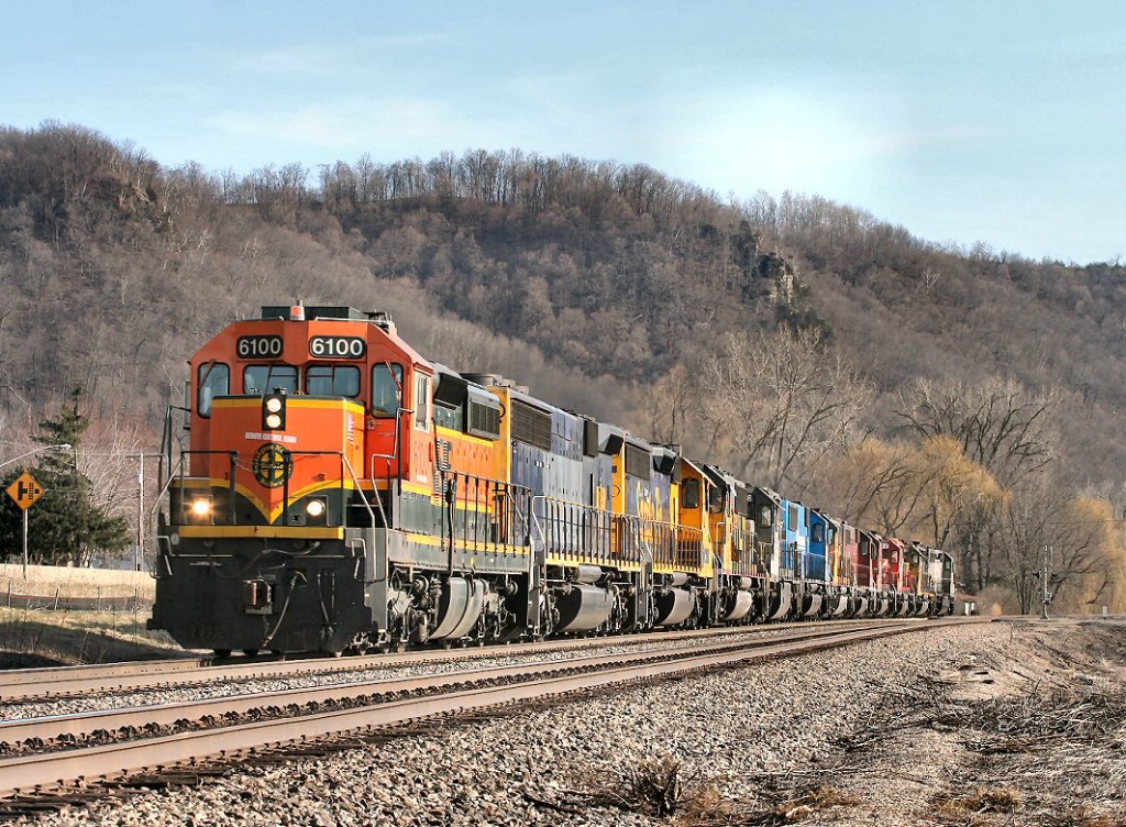 BNSF 6100